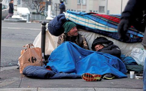 Being homeless in Paris during the lockdown - RAEL.ORG
